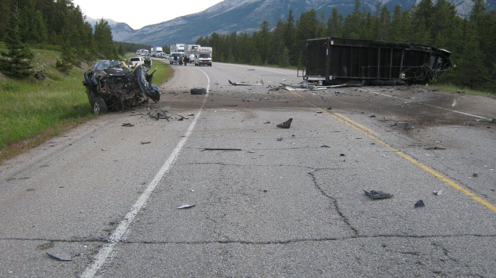 Victoria man killed in head-on crash near Jasper | Globalnews.ca