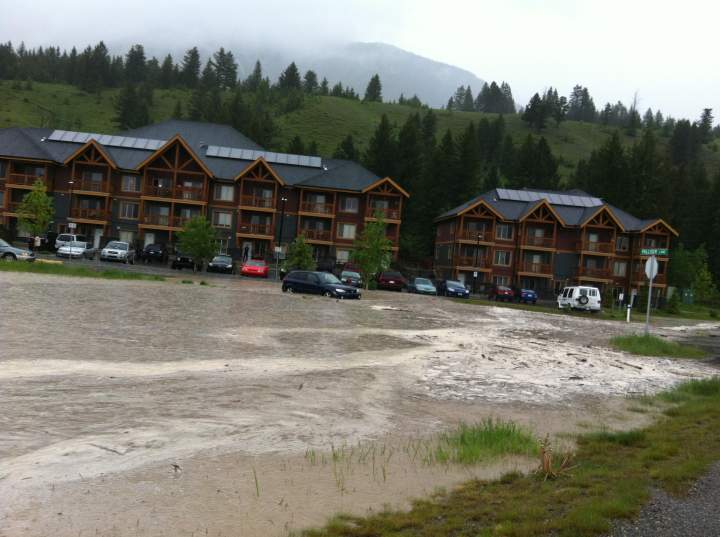 Trans-Canada highway reopened in Banff National Park | Globalnews.ca