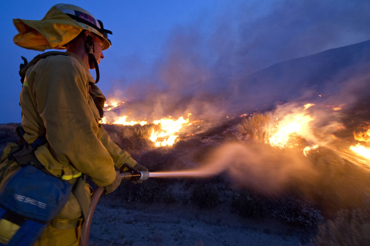 10 incredible photos of the Powerhouse Fire at night - National ...