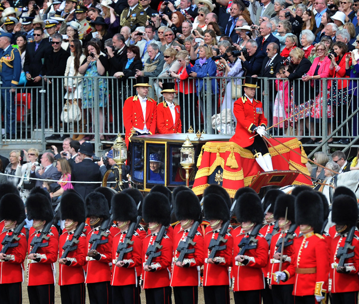 Soldiers, horses parade through London to celebrate Queen Elizabeth II ...