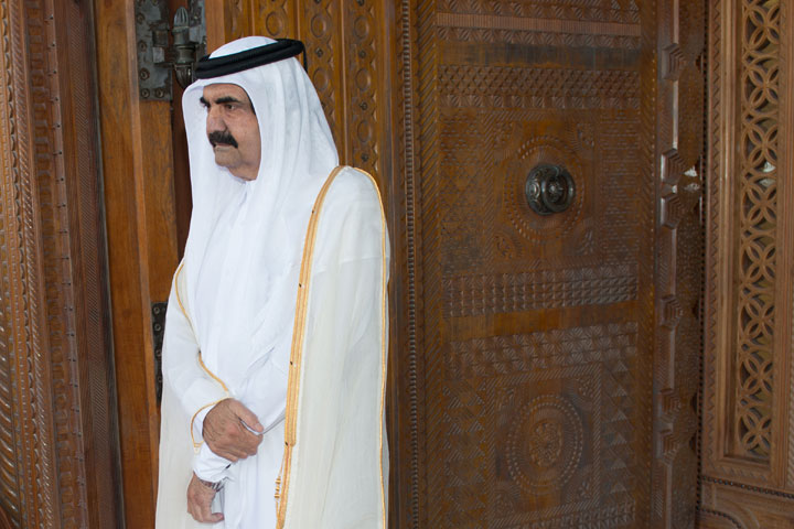 Qatar ruler hands power to son to mark ‘new era’ - National | Globalnews.ca