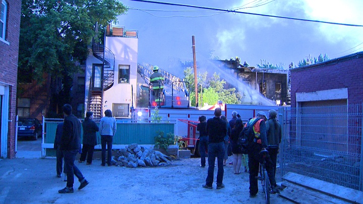 Firefighters investigate cause of four-alarm fire in Rosemont ...