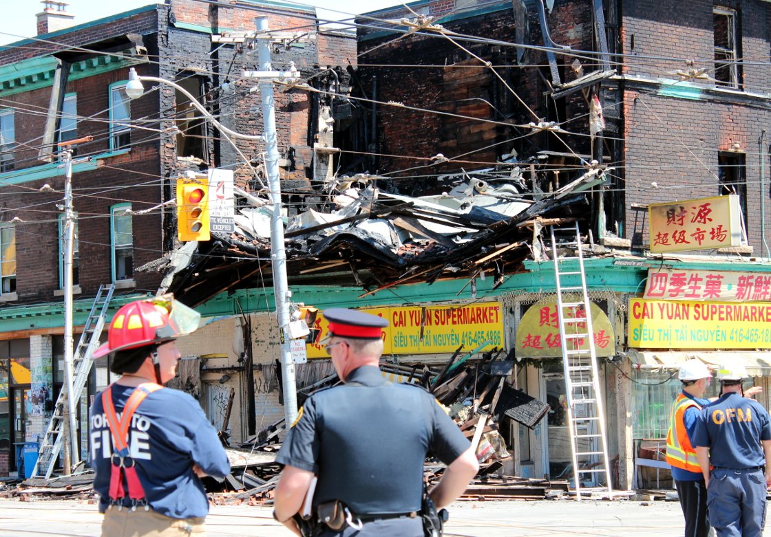 Fire destroys east Toronto building at Broadview and Gerrard - Toronto ...