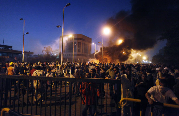 UPDATE: Call for revolt after clashes outside Egypt army HQ kill 51 ...