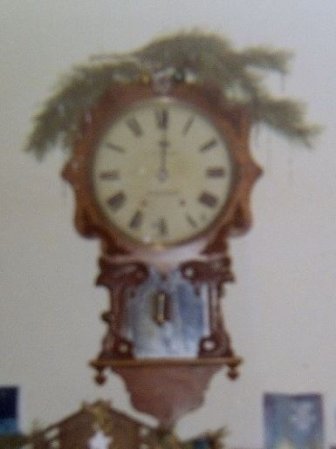 Antique clock stolen during Victoria robbery | Globalnews.ca