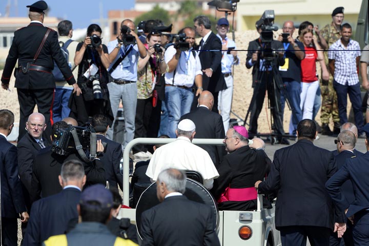 Pope forgoes bulletproof popemobile for World Youth Day - National ...