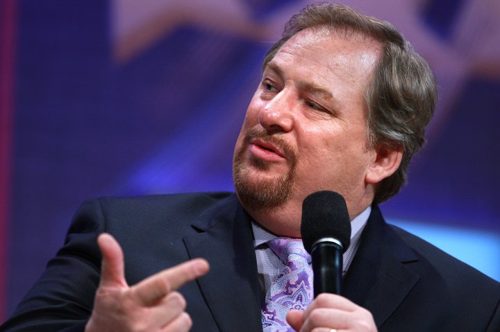 Megachurch pastor Rick Warren returns to pulpit after son’s death ...
