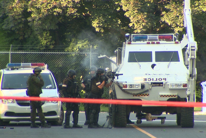 Police accessed gun registry during standoff in Montreal | Globalnews.ca