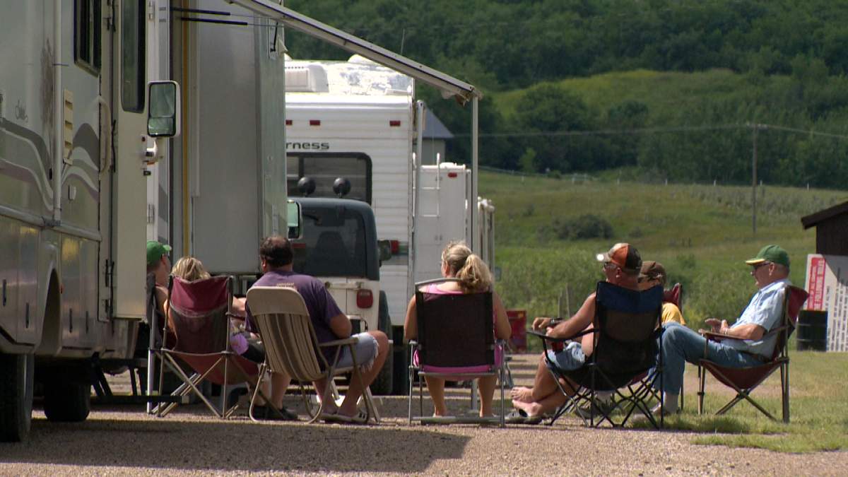 Heavy rain delays gate opening for Craven | Globalnews.ca