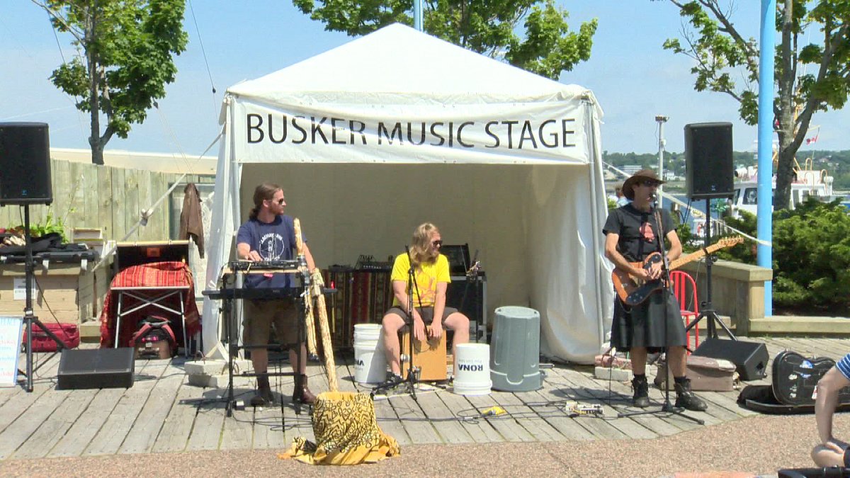 Buskers: more than meets the eye - Halifax | Globalnews.ca