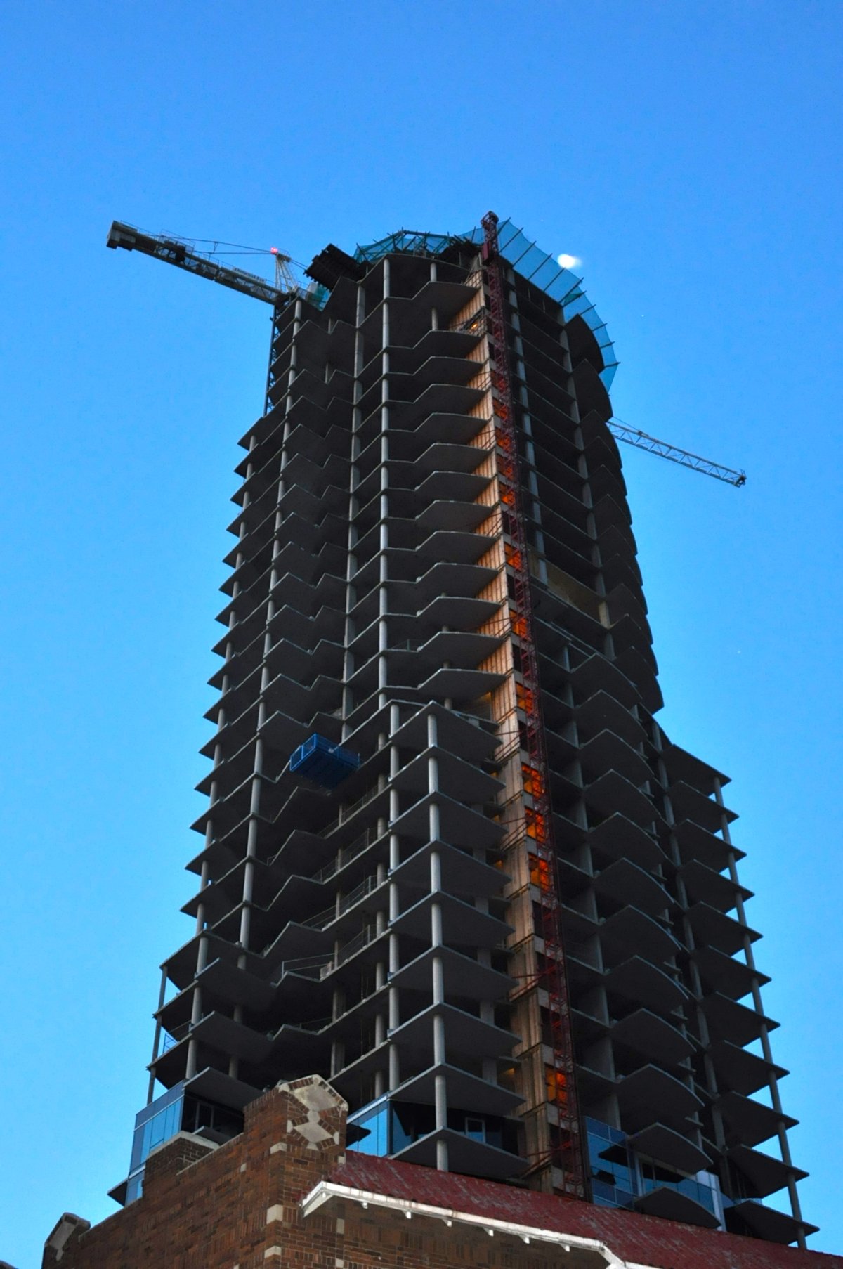 Edmonton police investigate base jumping incident | Globalnews.ca