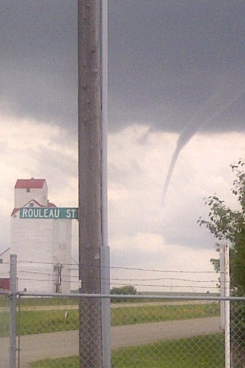 Funnel clouds spotted between Regina and Moose Jaw | Globalnews.ca