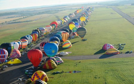Gallery: 2013 Lorraine Mondial hot air balloon festival in France ...