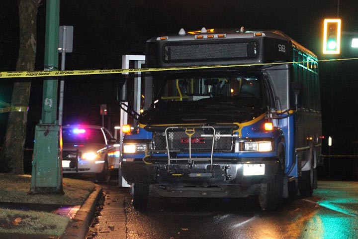 Woman pinned under transit bus; critical injuries - BC | Globalnews.ca