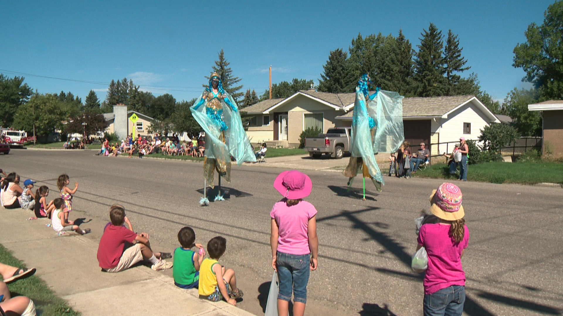 Sky high performers visit Pincher Creek - Lethbridge | Globalnews.ca