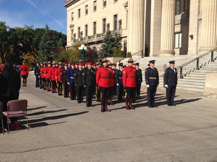 Photo gallery: Police remember fallen officers - Winnipeg | Globalnews.ca