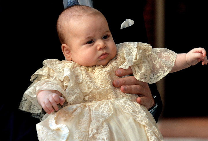 Prince George christened in London - National | Globalnews.ca