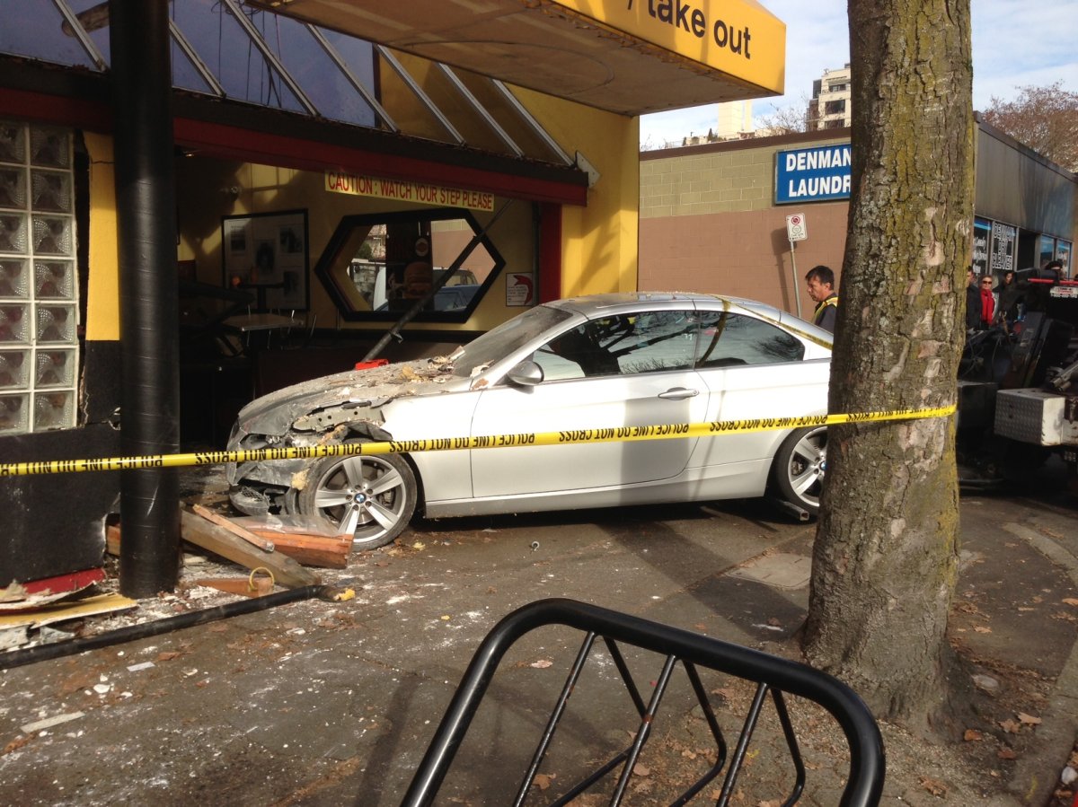 Four VPD officers hurt in West End restaurant crash - BC | Globalnews.ca