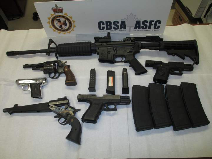 Assault rifle seized at border crossing | Globalnews.ca