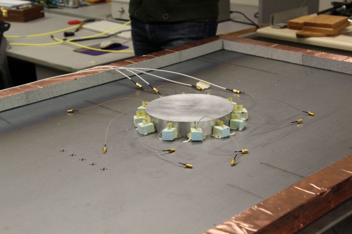 Compact cloaking device closer to reality, U of T research shows ...