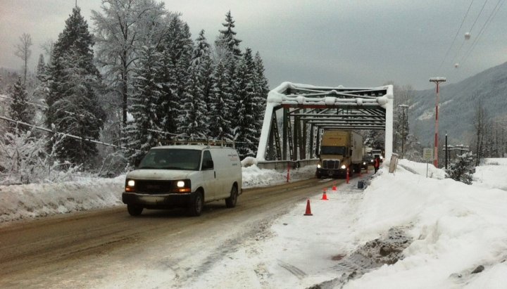 UPDATE: Highway 1 re-opens between Sicamous and Revelstoke, new crash ...