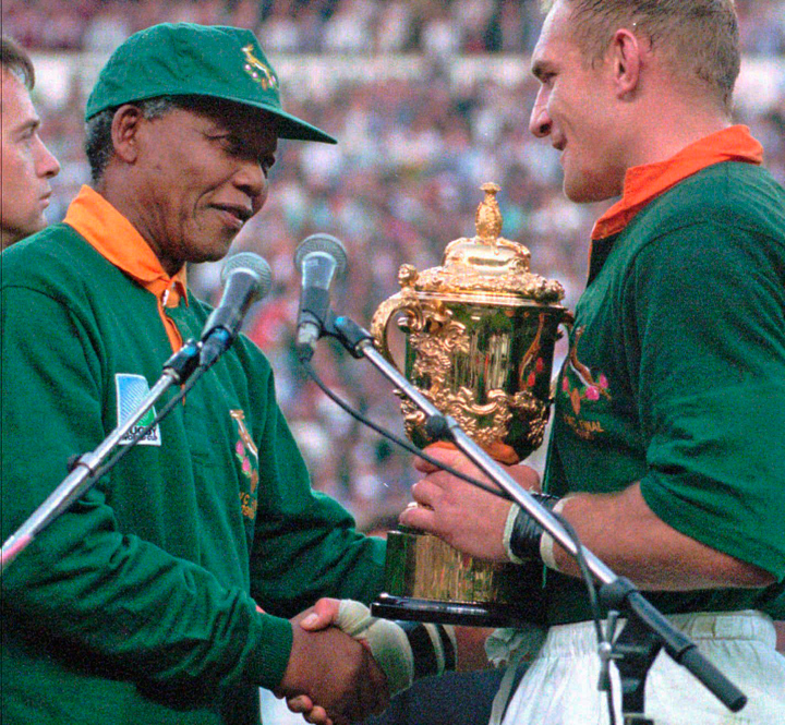 WATCH: How Nelson Mandela changed everything with a rugby jersey ...