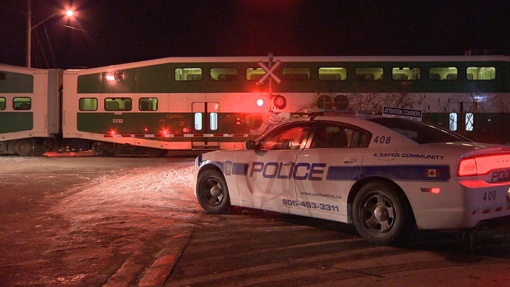 GO Train hits truck in Mississauga - Toronto | Globalnews.ca