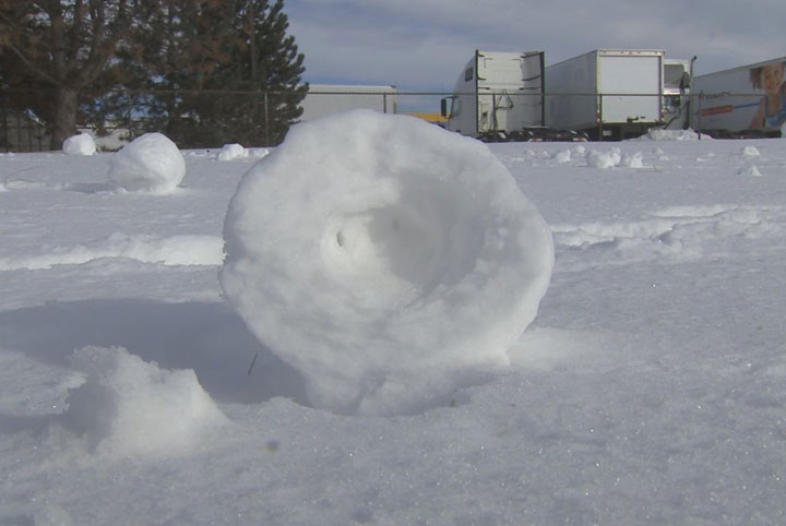 Another cool winter phenomenon: snow rollers | Globalnews.ca