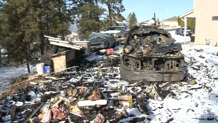 20 firefighters battle garage blaze | Globalnews.ca