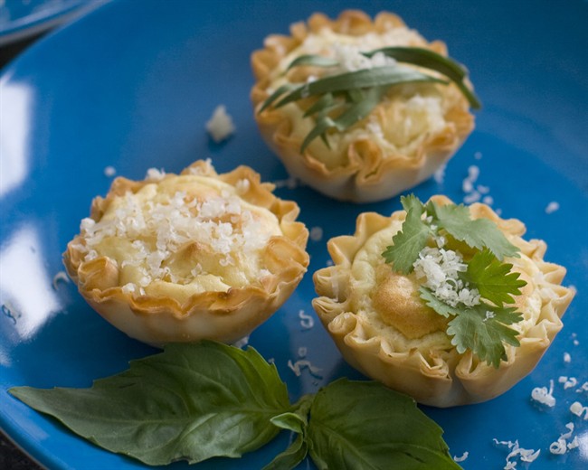 Recipe for light and delicious goat cheese phyllo bites | Globalnews.ca