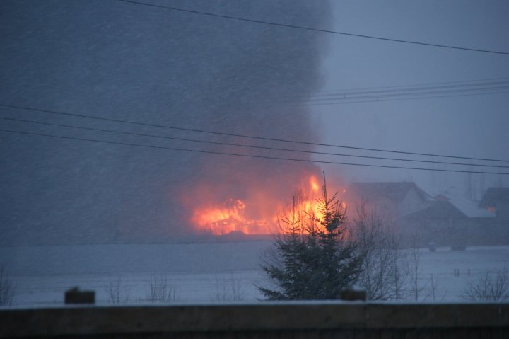 Fire destroys several homes in Devon | Globalnews.ca