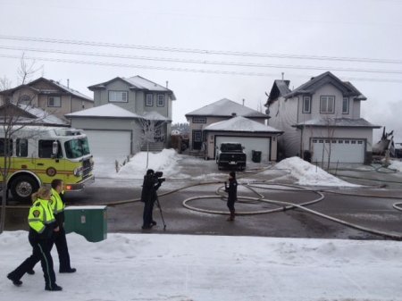 Fire destroys several homes in Devon | Globalnews.ca