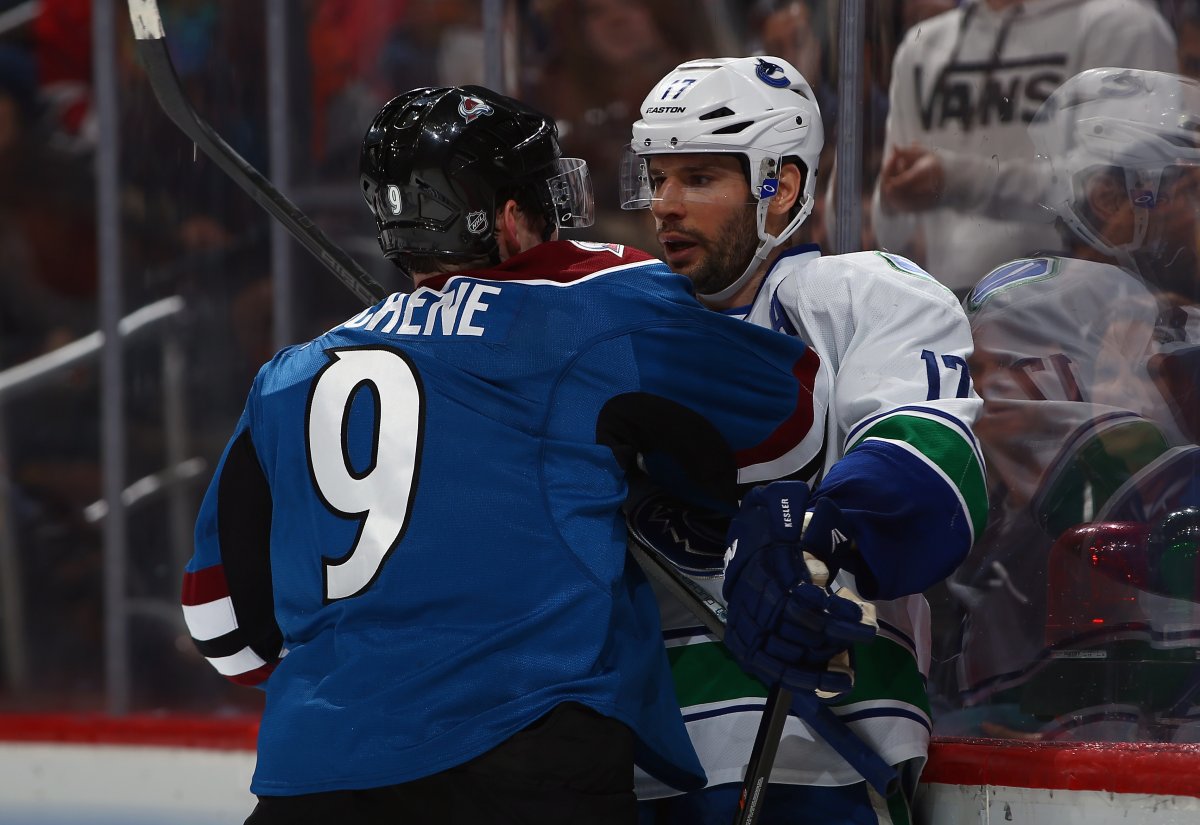 Canucks gain point but playoff hopes take a hit | Globalnews.ca