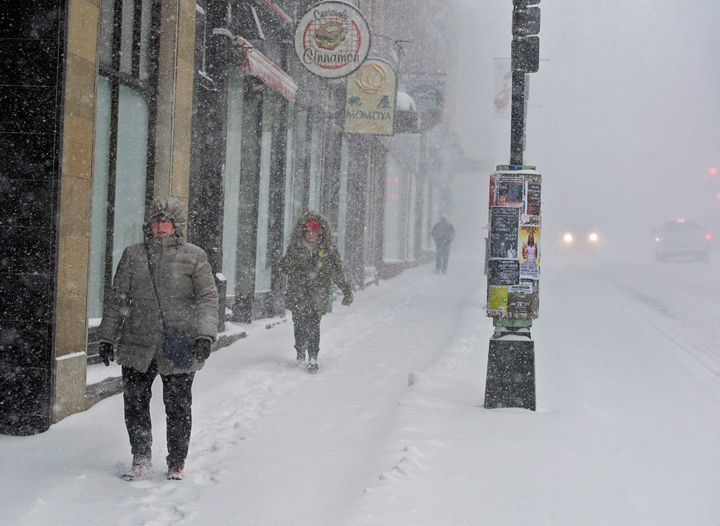 Gallery: Spring snow storm hits Atlantic Canada | Globalnews.ca