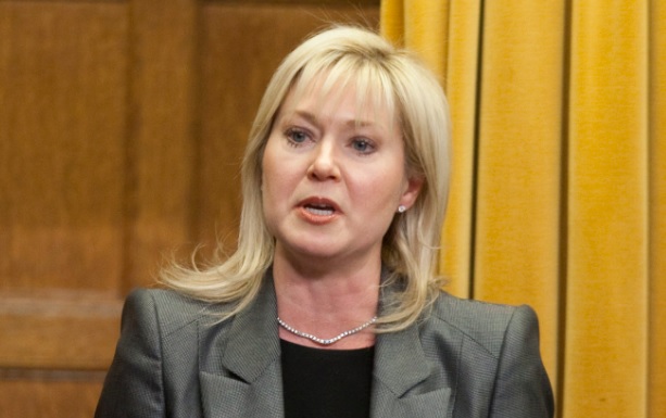 Crombie pulls ahead in Mississauga mayor race after McCallion ...