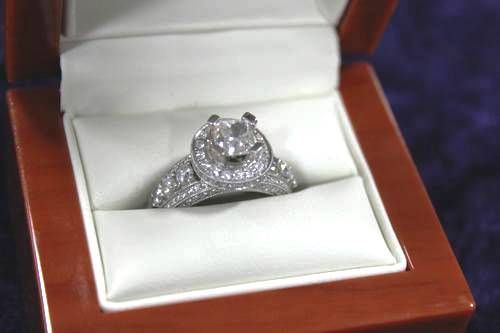 $116,000 worth of jewelry stolen from Edmonton auction house - Edmonton ...