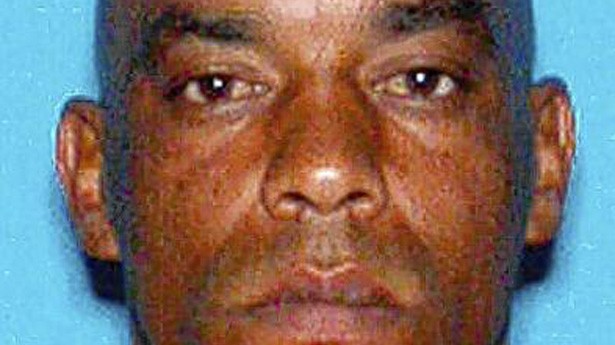 Man attempts bank robbery, leaves behind note with his name - National ...