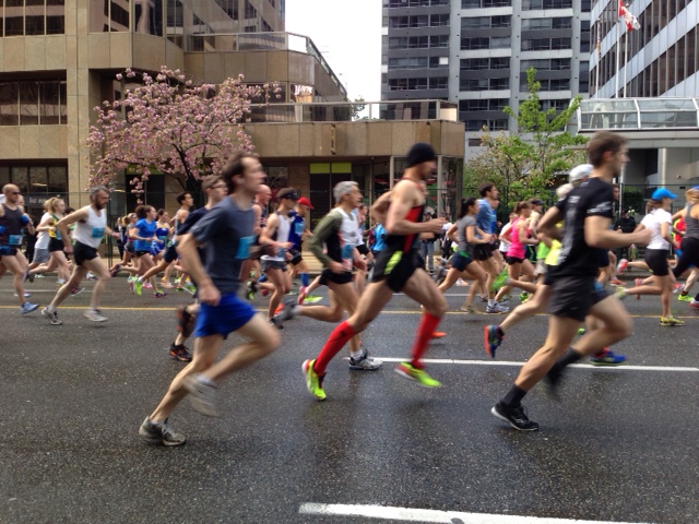 More than 45,000 runners take part in 30th annual Vancouver Sun Run ...
