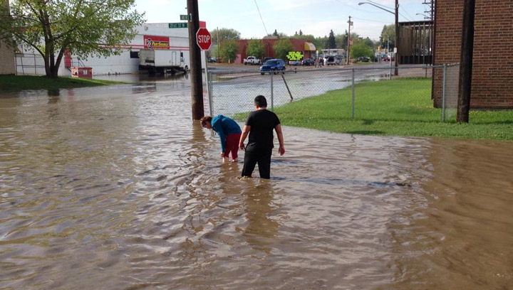 Streets flooded after storm slams Saskatoon - Saskatoon | Globalnews.ca