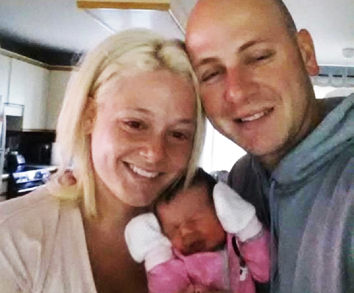 Social media and quick-thinking teens save Quebec baby | Globalnews.ca