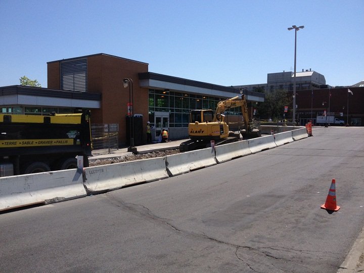 Chaos reins at Fairview Pointe-Claire bus terminal - Montreal ...