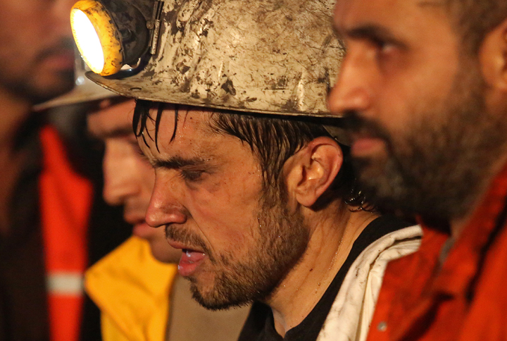 10 heartbreaking and powerful images from Turkey coal mine explosion ...