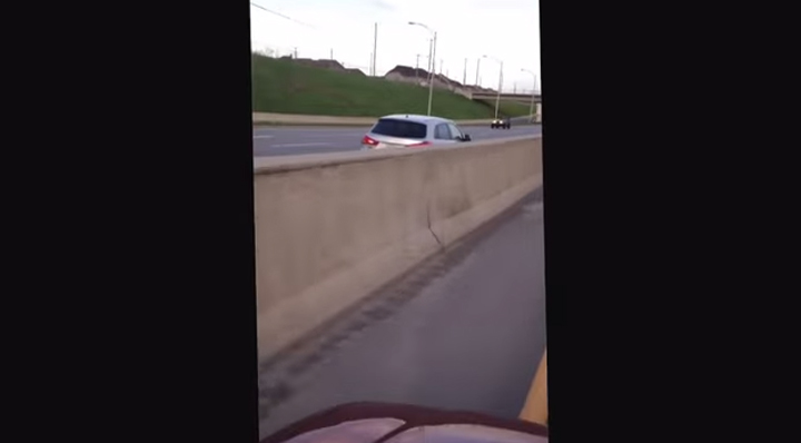 WATCH: Woman drives wrong way on Quebec highway | Globalnews.ca