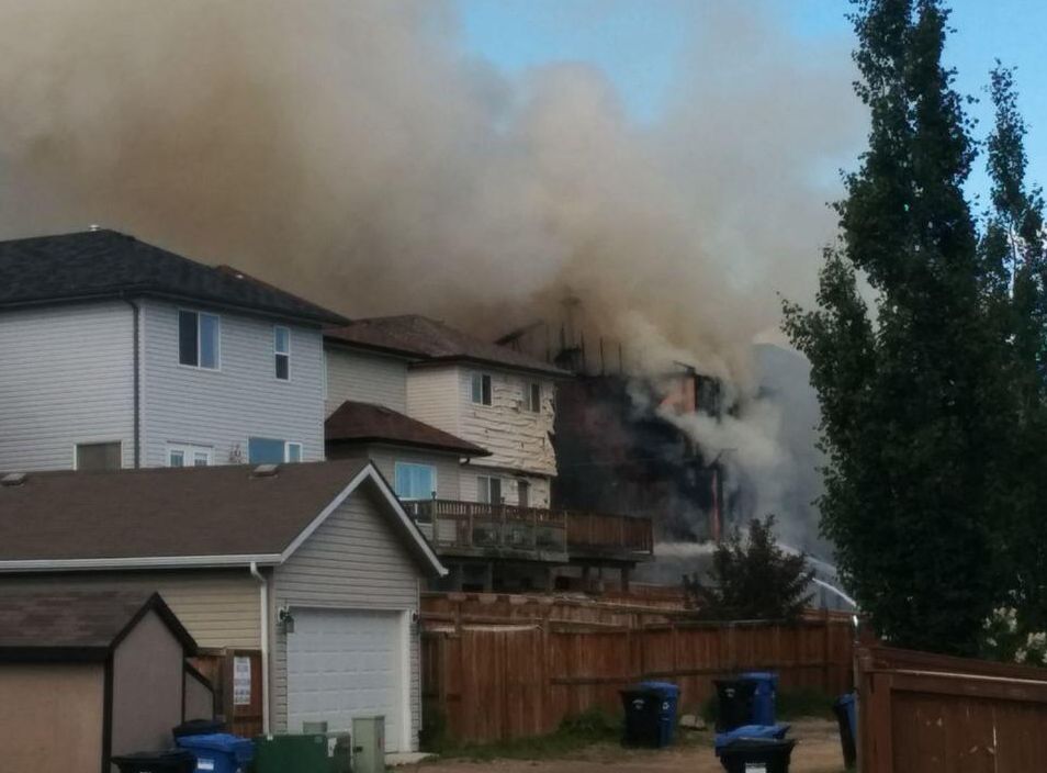 Huge fire breaks out in Evanston - Calgary | Globalnews.ca