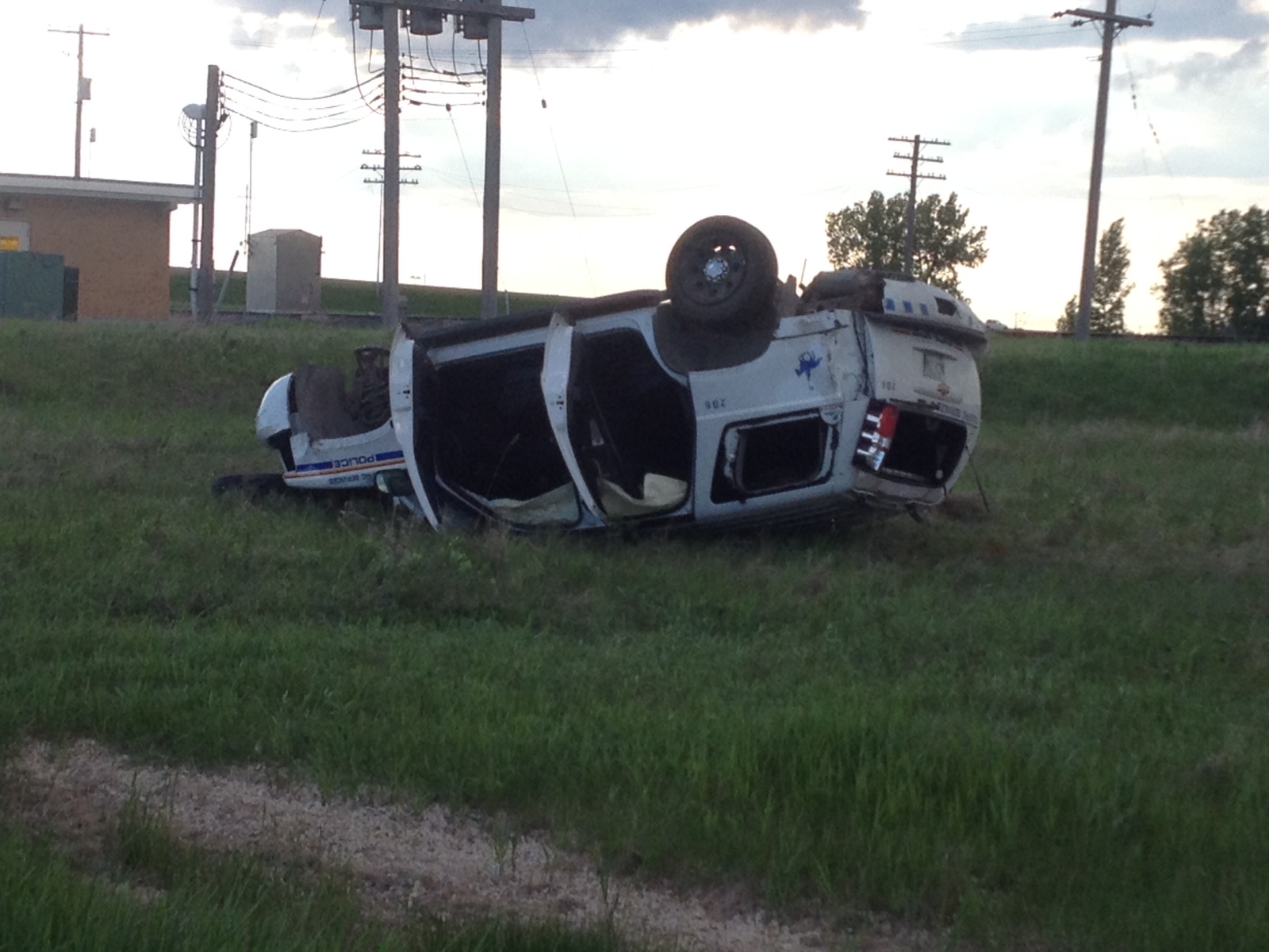RCMP vehicle rolls over inside Perimeter - Winnipeg | Globalnews.ca