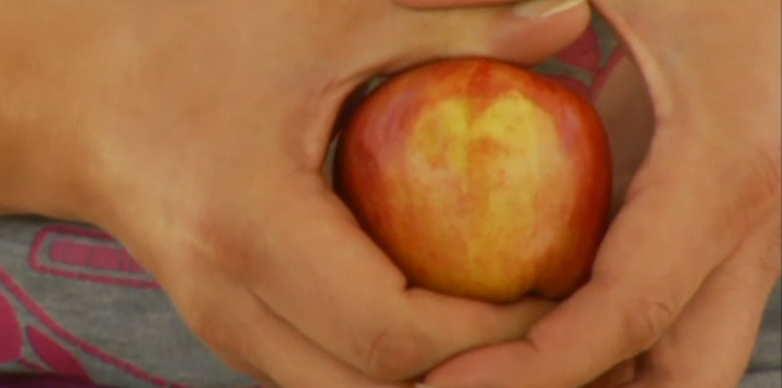 Man sees image of Jesus on apple found in mom’s kitchen - National ...