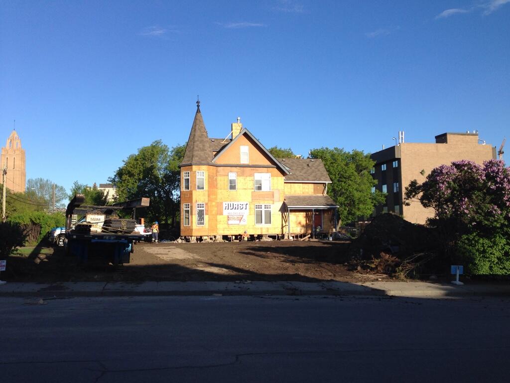 Historic Calgary house on the move in Mission - Calgary | Globalnews.ca