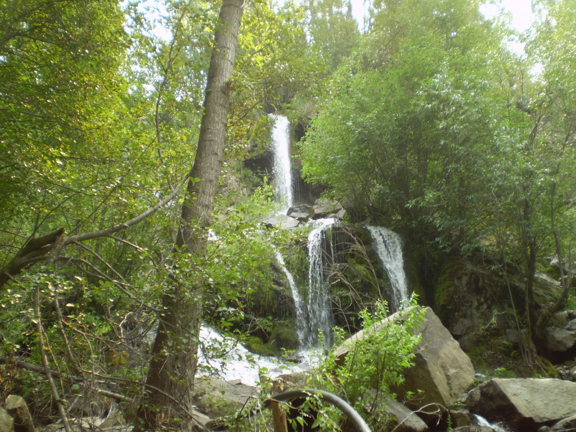 Boy tumbles down Naramata waterfall and lives | Globalnews.ca