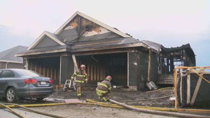 Fire tears through vacant St. Albert home - Edmonton | Globalnews.ca