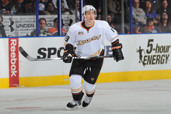 Maple Leafs sign d-man Robidas, bringing back Komarov - Toronto ...